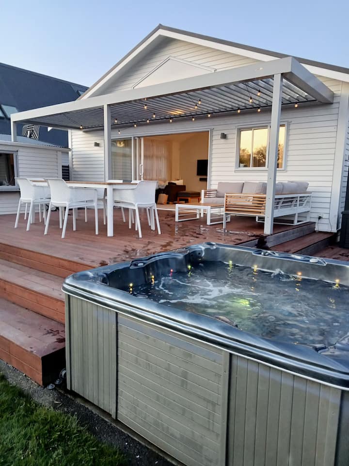 Renovated Petone Bungalow -