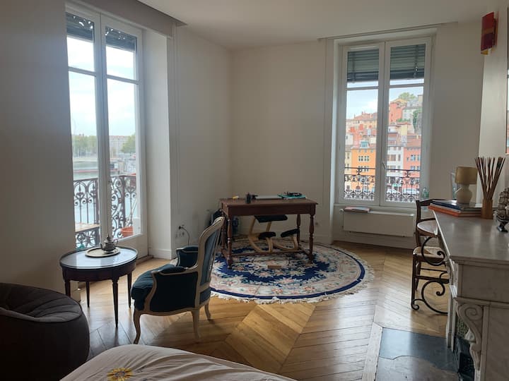 Chambre En Balcon Sur La Saône - Lyon