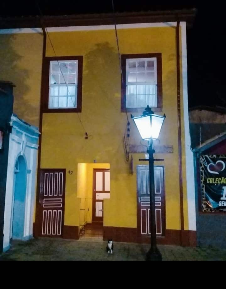 Casa Centenária Localizada No Calçadão De Slp - Taubaté