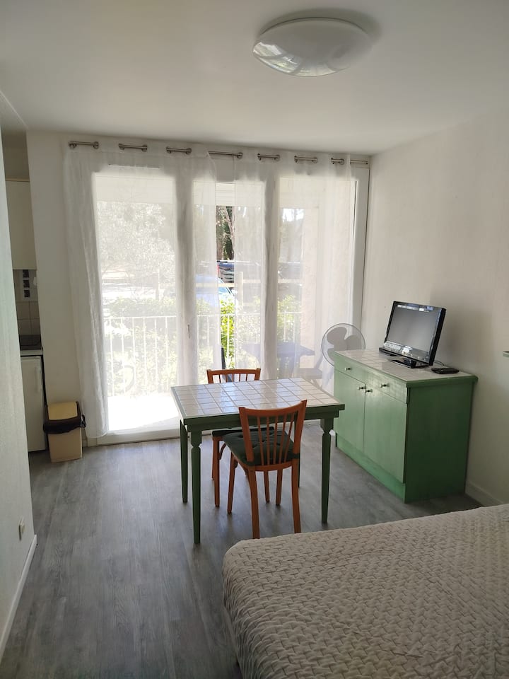 Studio 2 Personnes, Proche Cure - Gréoux-les-Bains