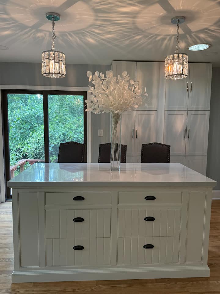 Private King Suite - Calming & Spacious - Princeton, NJ