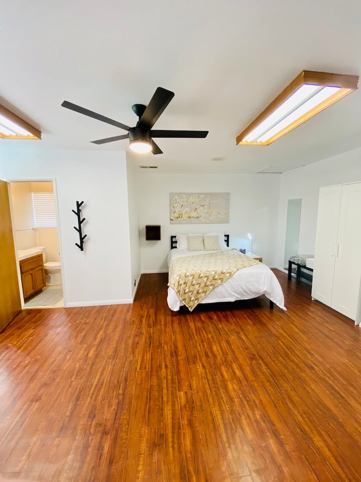 Private Studio In Great Area - Victorville, CA