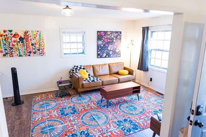 The Cheshire: Charming And Cozy - Fayetteville, AR