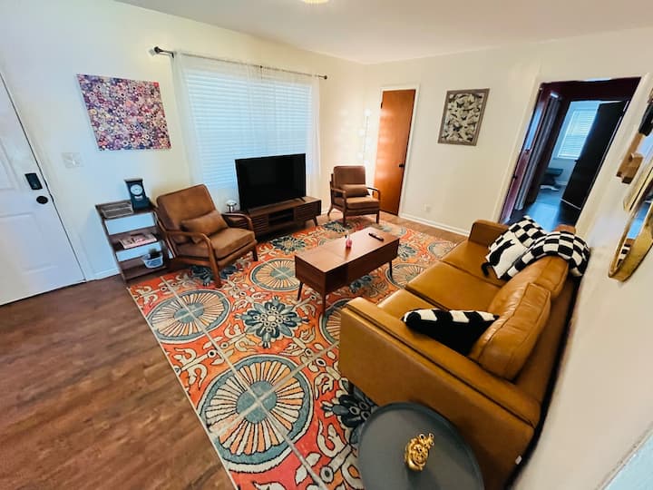 Charming And Cozy Entire Home On Quiet Street - Fayetteville, AR