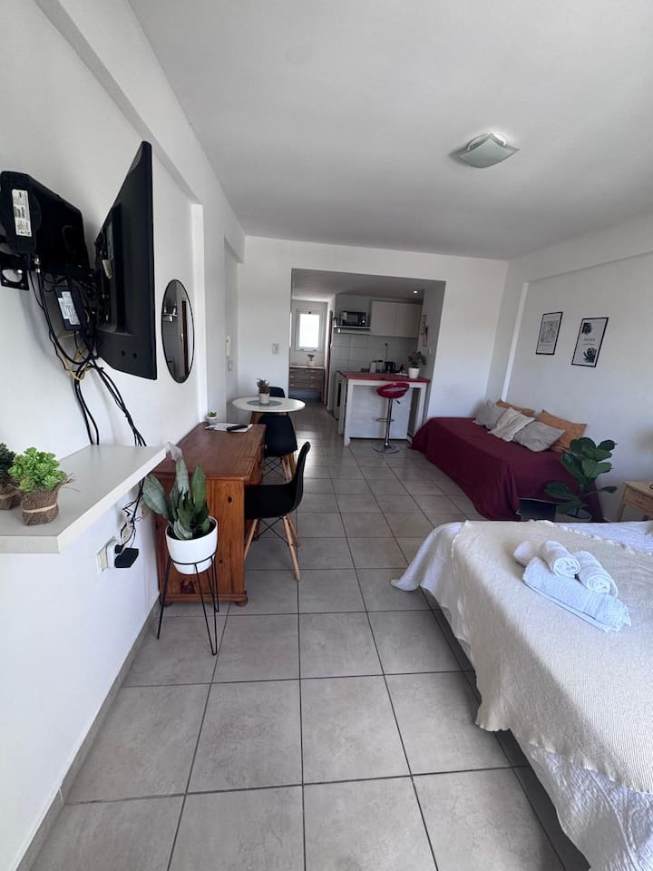 Departamento En La Plata- Amplio Y Funcional - La Plata