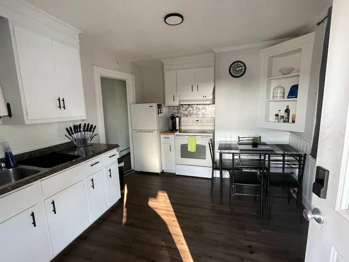 Private Apt In Middletown-wesleyan 101 - Middletown, CT