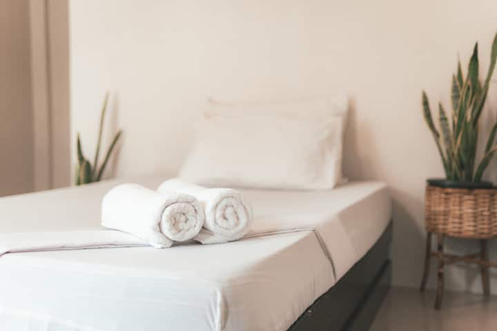 Surf & Work Hub: Cozy Stay 100m From Sabang Beach - Philippines