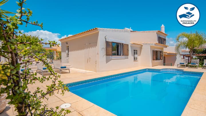 Spacious Villa With Heatable Pool In Albufeira - Albufeira