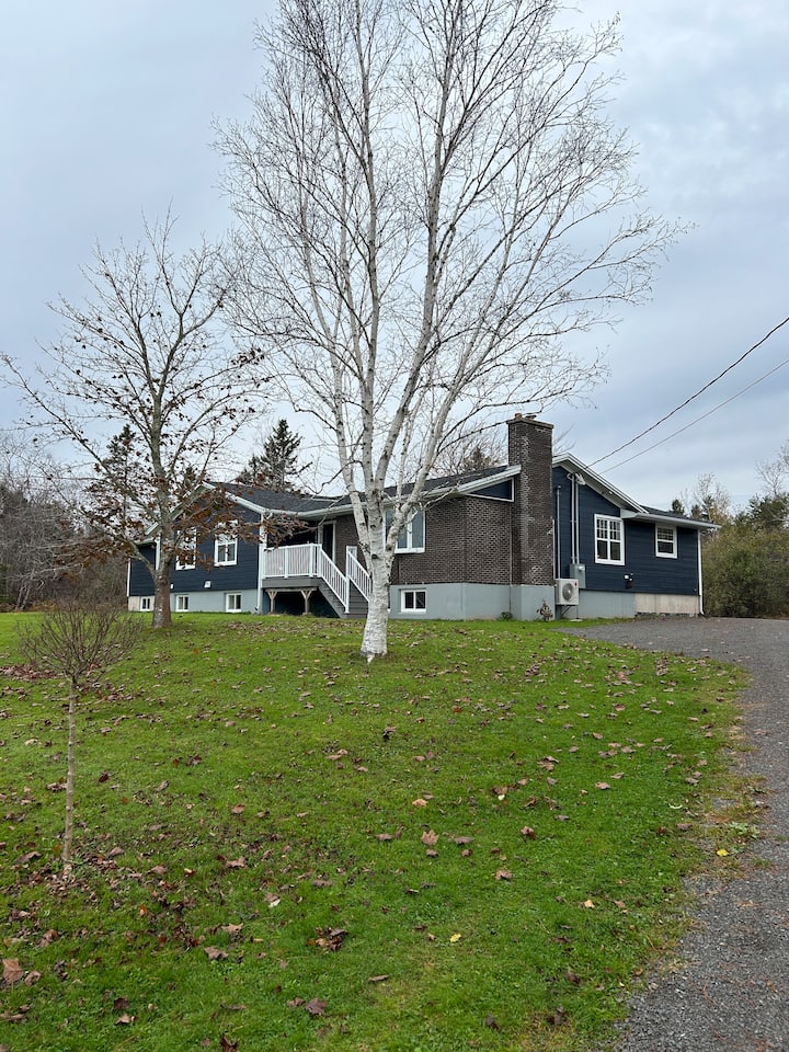 West River Lodging - Private Room (#1) Queen Bed - Antigonish