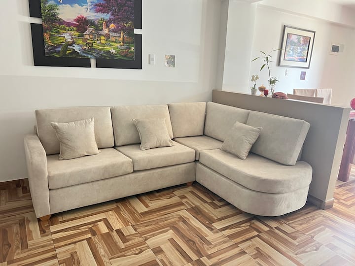 A Studio Apartment With A Queen-size Bed On The Third Floor - Huaraz