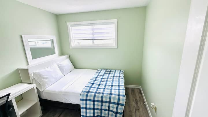 Modern Comfort | Cozy Bedroom+ Shared Kitchen - Brooks