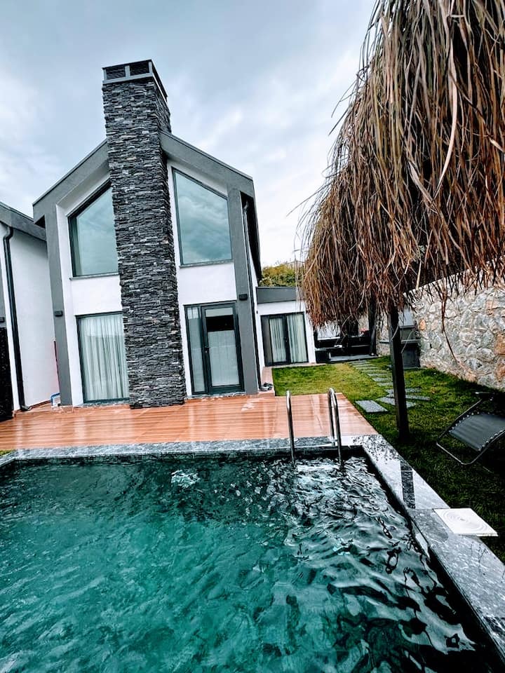 Sade Sapanca Suit - Sapanca