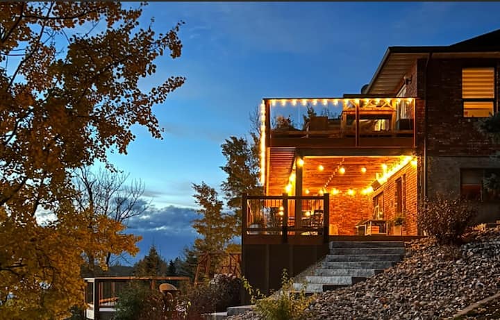 Lakeside Retreat On Paradise
 Tillicum/camrose - Alberta