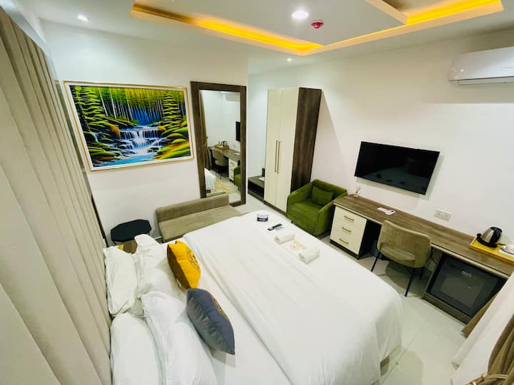 De Manchy, Executive Deluxe - Ibadan