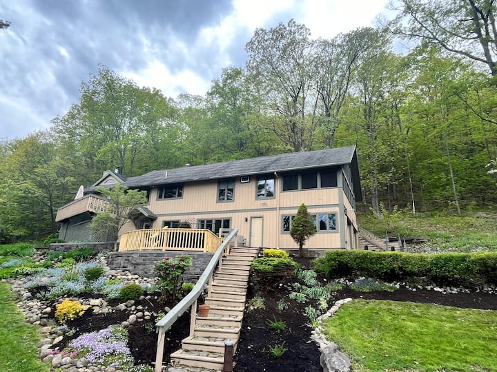 South Bristol Hillside Retreat - Naples, NY
