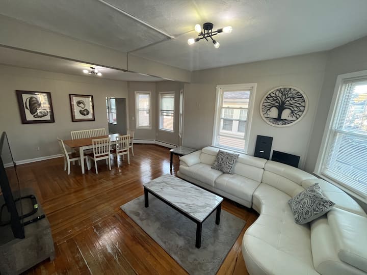 The Cozy Loft (2nd Floor) - Providence, RI
