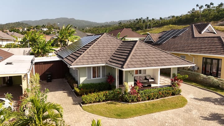The Crest Serenity Oasis Villa - Jamaica