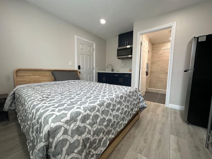 Private One Bedroom And Bathroom - Monrovia, CA