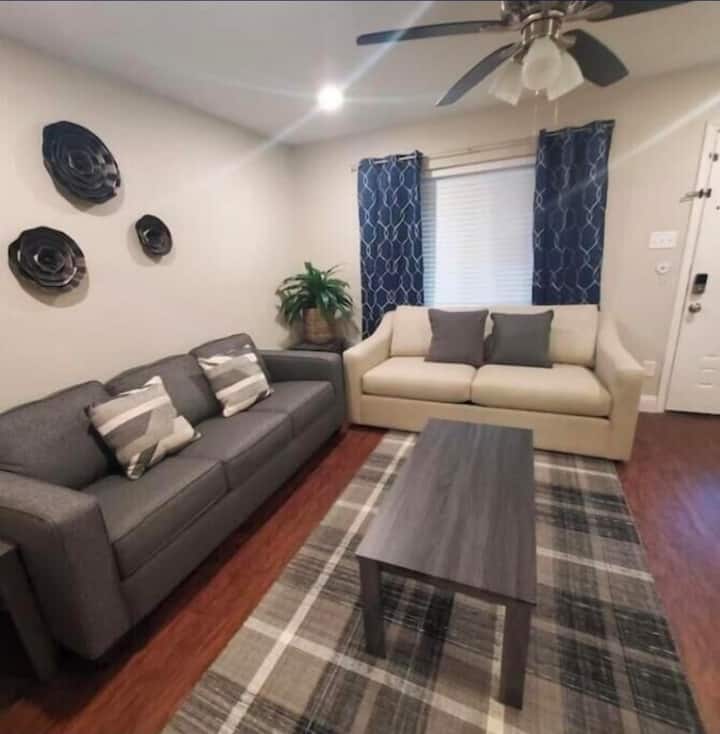 Spacious Enclave/4br/convention Ctr<1m/crib/bbq/10 - Pleasant Grove - Dallas