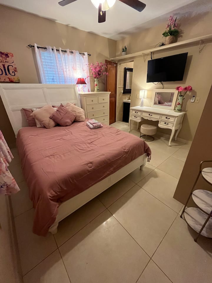 Sanhalum Iii-close To Grmc! Private Bathroom! - Guam