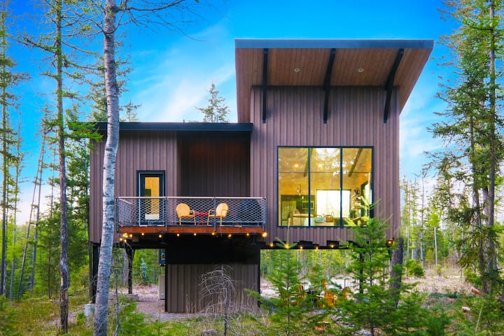 Off Grid Stays - Treehouse #1 - Montana
