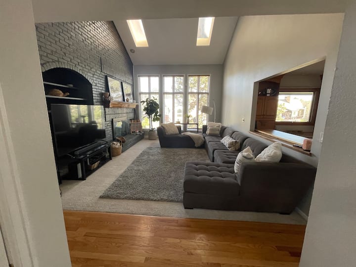 Huge 6bd4b Lake View/hot Tub! Mins To Dt & Boulder - Thornton, CO