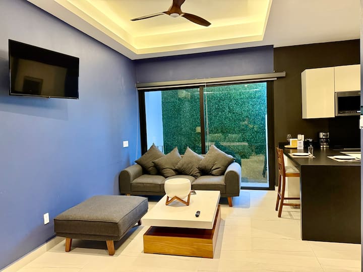 Ocean View Rooftop King Bed Zona Romantica 109 - Conchas Chinas