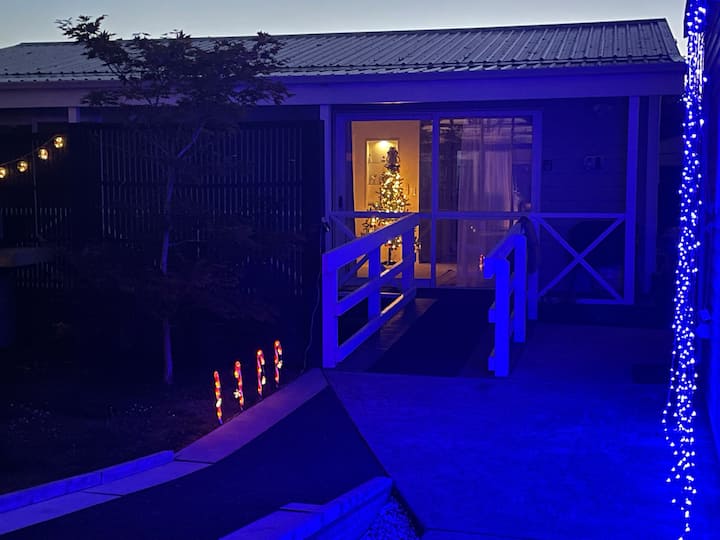 Spacious Sunny Cottage Close To Airport - Christchurch