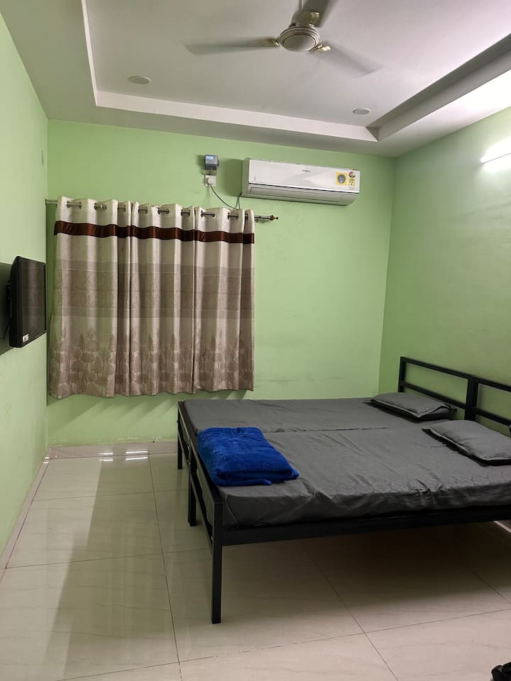 Private Room With Attached Washroom, Kvr Venue - Hyderabad