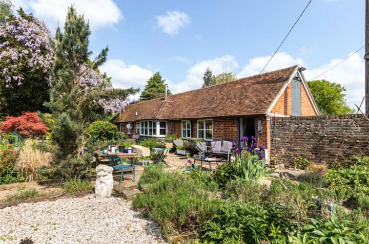 Rural Retreat-hot Tub, Wood Burning Stove - St Leonard's Tower