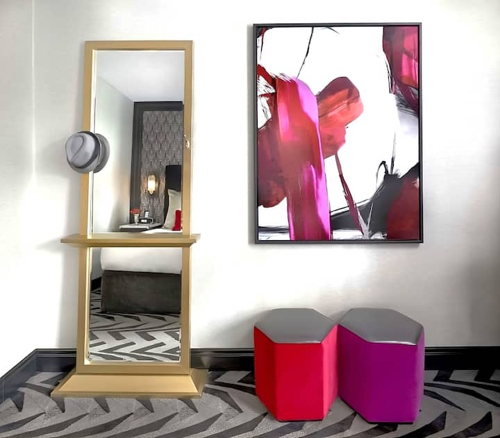 Boutique Charm In The Heat Of Chicago! - Chicago