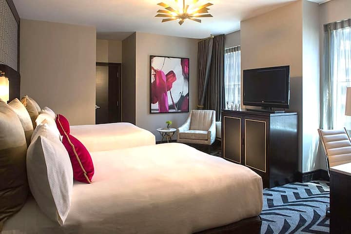 Chic Retreat, Unforgettable Stay, 2 Modern Suites! - Chicago, IL