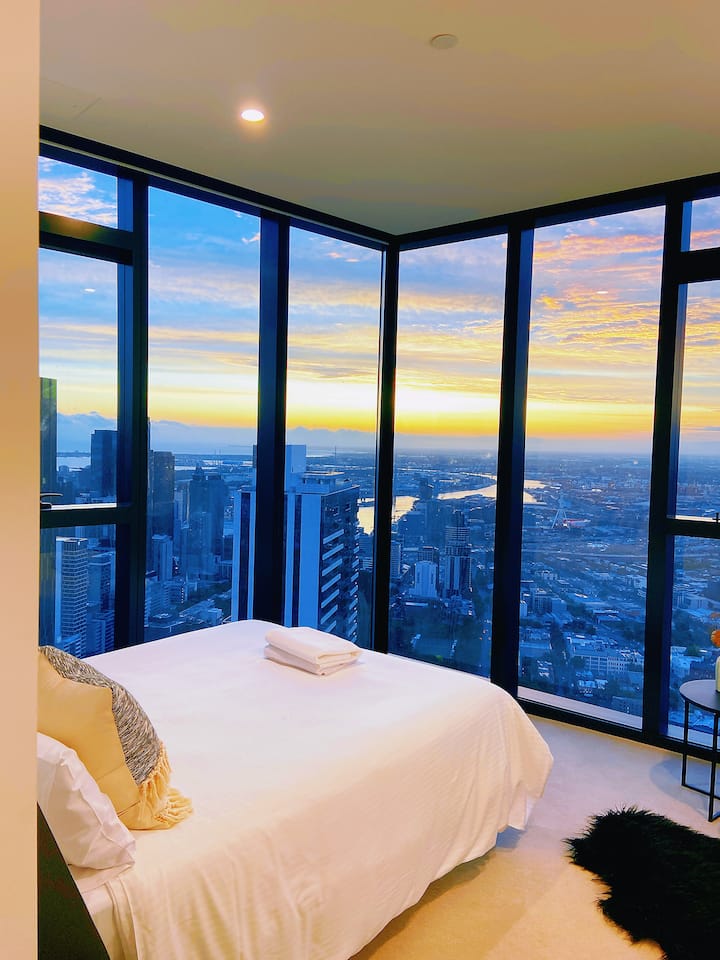 Luxury 3br Penthouse 70f–skyline View & 2300 Sqft - Brunswick