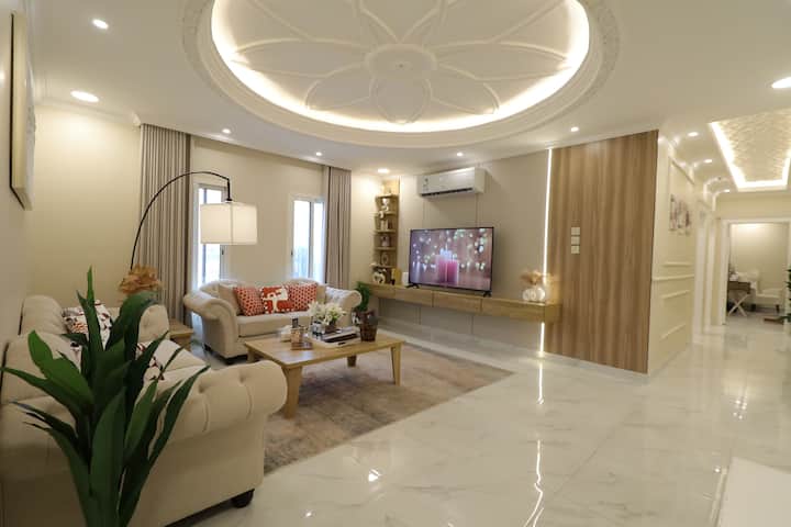 شقة رائعة ومميّزة بدخول ذاتي - Dammam