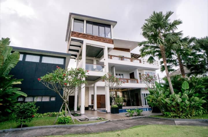 Canggu Luxury 7br Villa – Walk To Beach In 5 Min - Bali