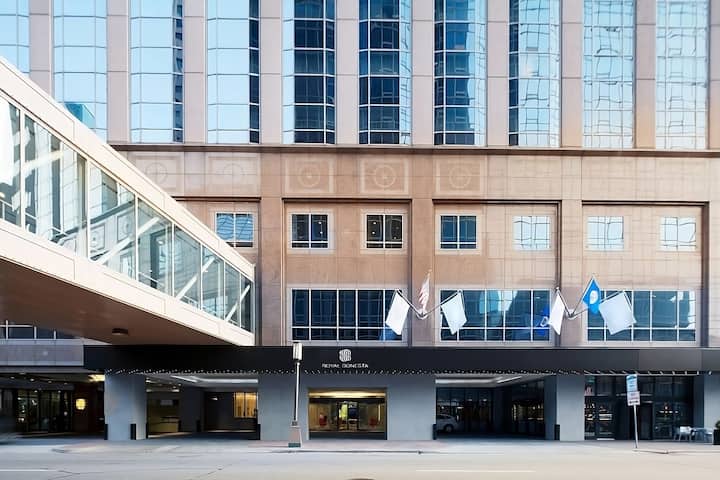 City Oasis, Family & Pet-friendly Unit! - Minneapolis, MN