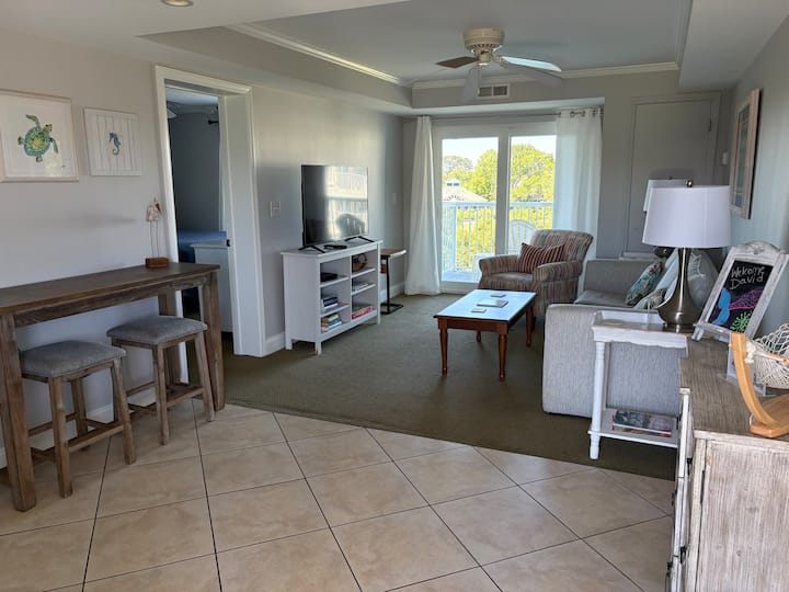 Beach Getaway -Litchfield Resort - Lake Morena, N Litchfield
