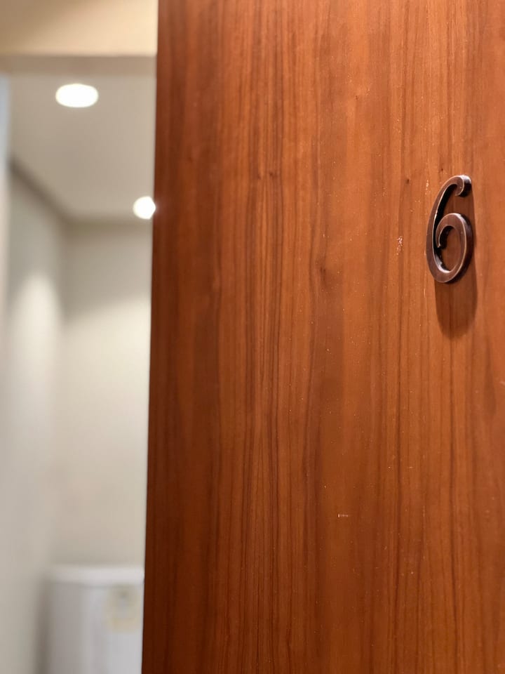 Holiday Inn Hotel Villa (Room # 6) - Mecca