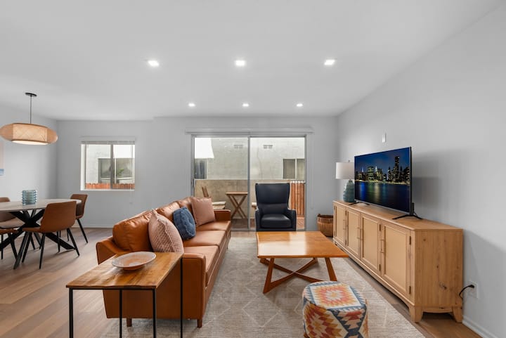 Central Santa Monica Modern Comfort Gem #1 - Santa Monica, CA