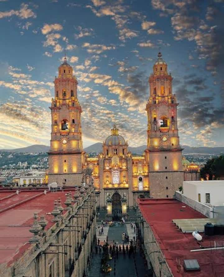 Large Home Centrally And Gated Community Morelia - Morelia