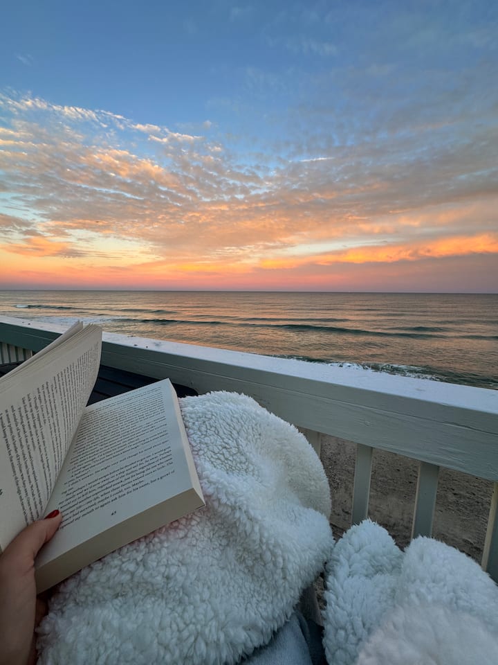 Oceanfront • Hot Tub • Indoor Pool • Aquarium - Kure Beach, NC