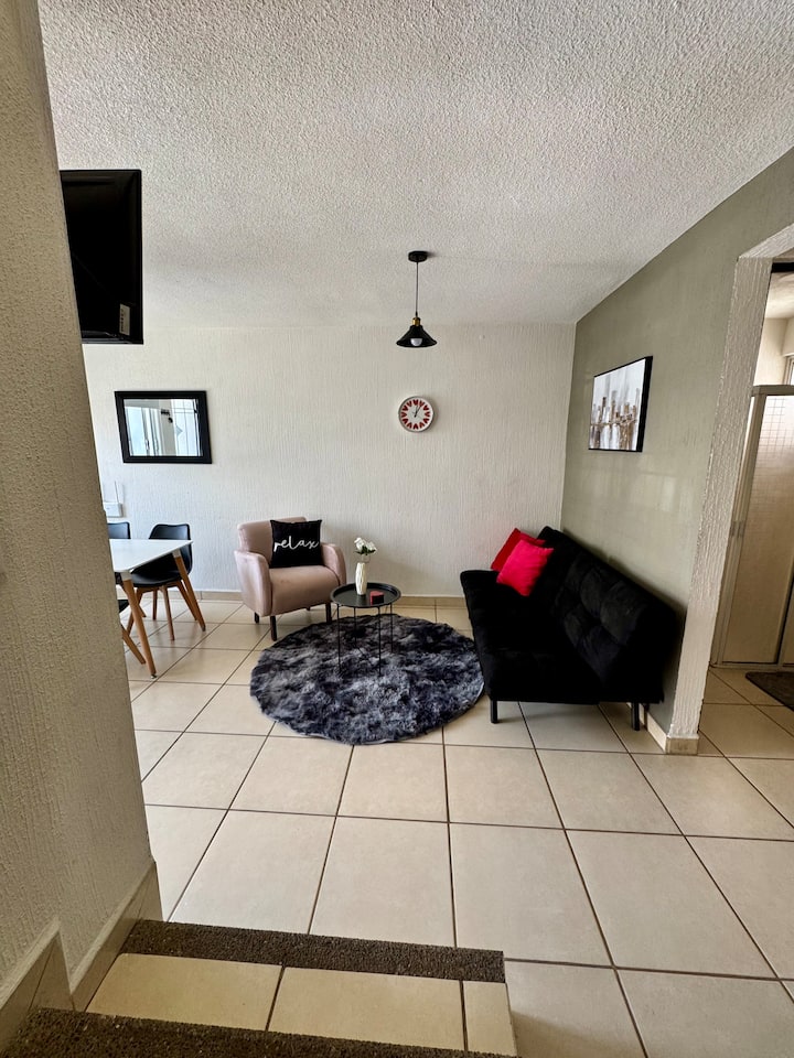 Casa Cómoda Y Segura En Fraccionamiento Privado - León