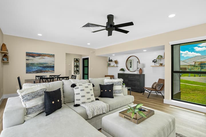 Beautiful Waterfront Home - Marco Island, FL