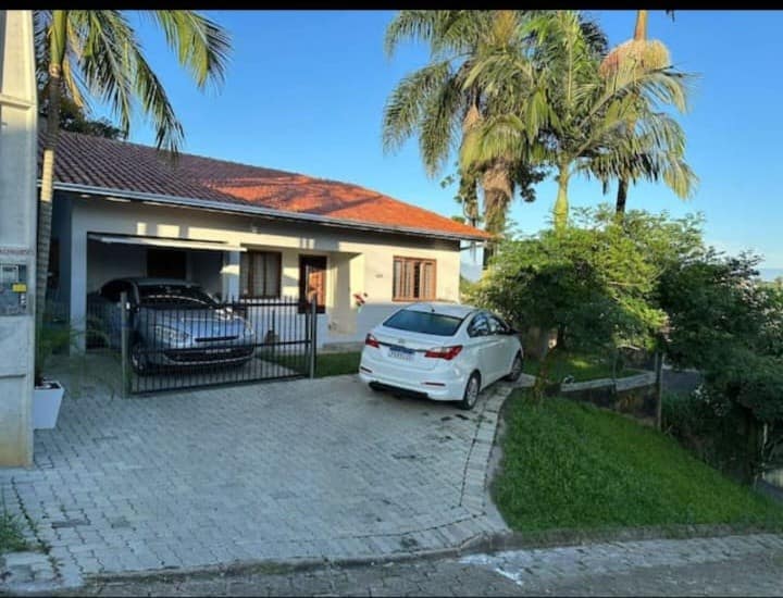 Kit-net Aconch.
Próx. Hospit. Reg.
 C/privacidade - Joinville, Brasil