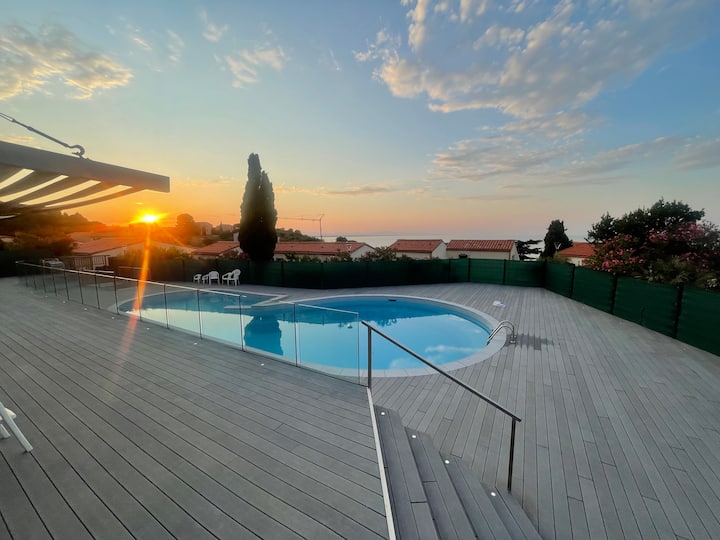 Bel Appartement Vue Mer Avec Piscine - Collioure