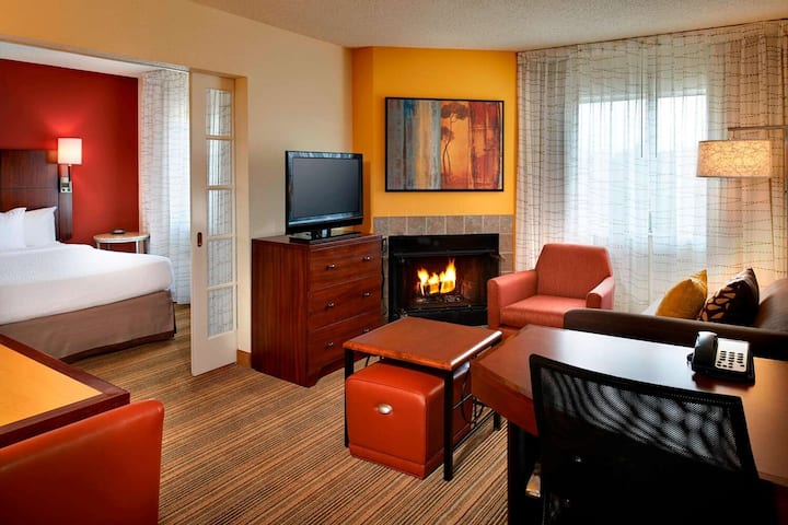 Cozy Oasis, Pet-friendly Stay, 2 Modern Units! - Roseville, MI