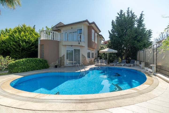 Red G7 Konforlu Müstakil Bahçeli - Belek