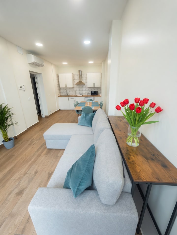 Walk To Beach • Modern Apt W/ Ac • Prime Location - Almuñécar