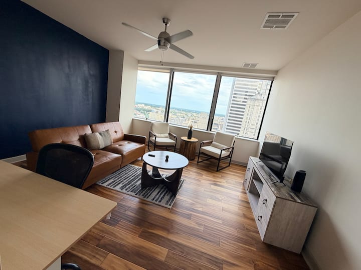 Corporate; Large Urban Escape In Downtown Dallas - Dallas, TX