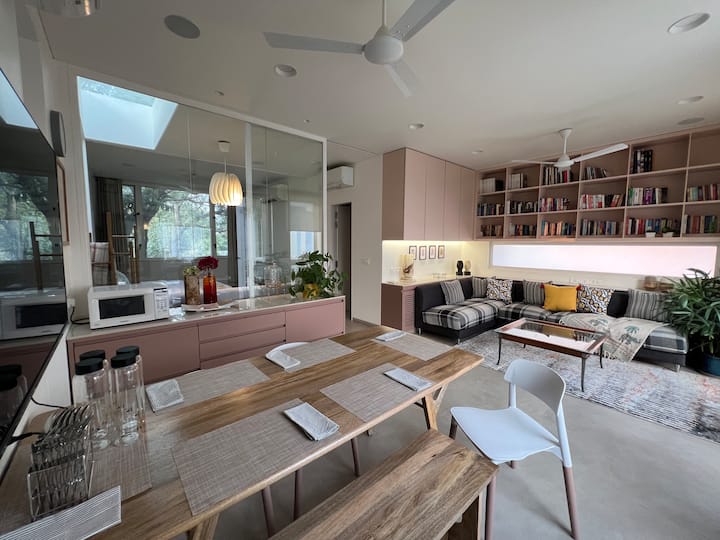 The White Loft <Modern Retreat> - Jaipur
